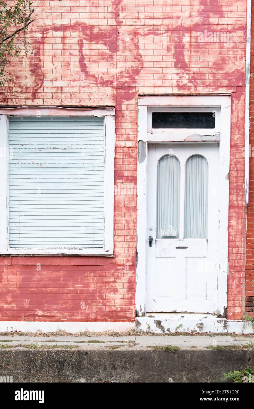Old vintage downtown brick building front door Stock Photo - Alamy