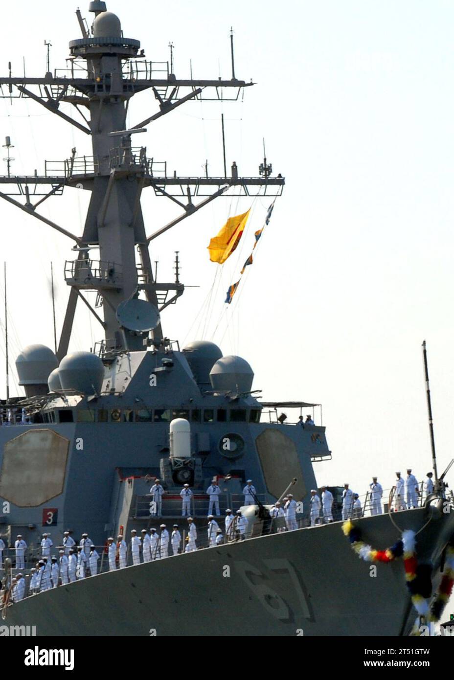 1009015292M-021 NORFOLK (Sept. 1, 2010) Sailors man the rails aboard ...