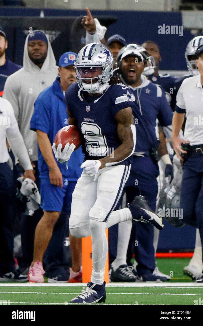 Dallas Cowboys wide receiver KaVontae Turpin (9) returns a kickoff ...