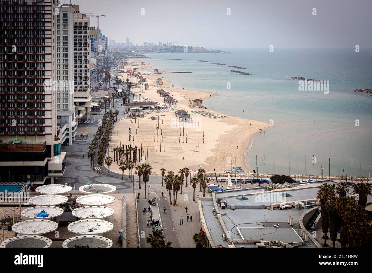 Blick auf Tel Aviv Strand mit Promenade 27.01.23: Blick auf Tel Aviv ...