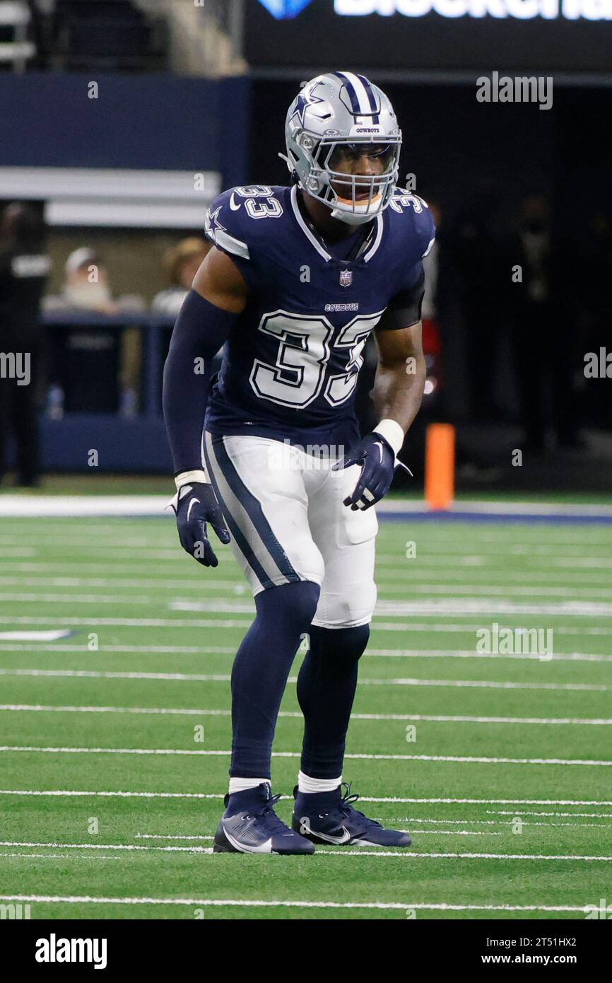 Dallas Cowboys linebacker Damone Clark (33) prepares to defend during ...