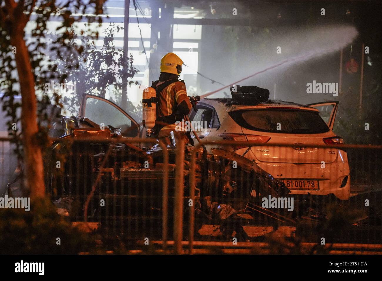 (231102) -- KIRYAT SHMONA, Nov. 2, 2023 (Xinhua) -- An Israeli ...