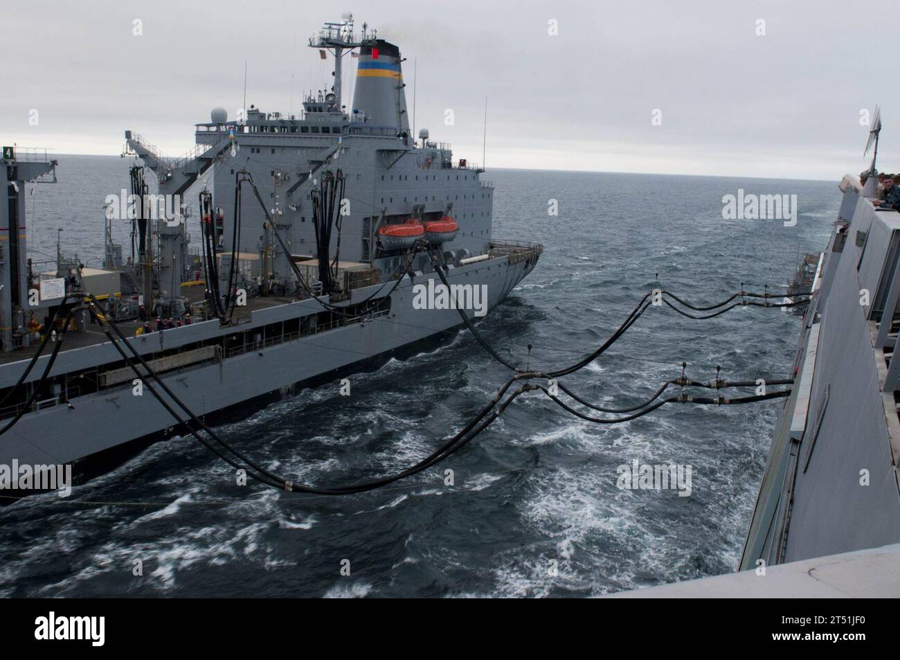 110821PB383-076 PACIFIC OCEAN (Aug. 21, 2011) The San Antonio-class ...