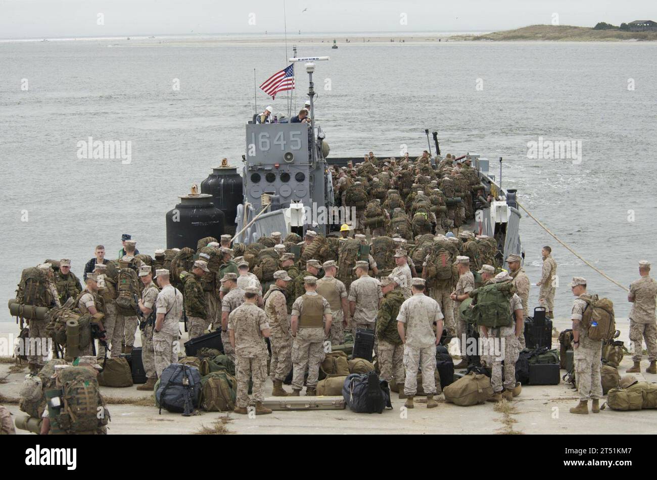 Landing craft utility lcu 1645 hi-res stock photography and images - Alamy