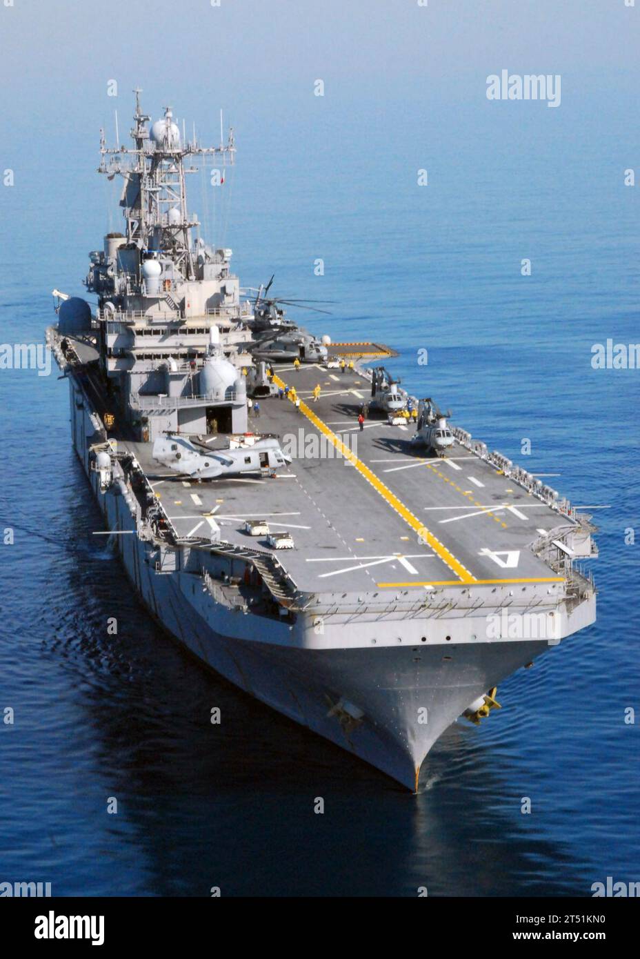 0711193165S-029 ATLANTIC OCEAN (Nov. 19, 2007) The amphibious assault ...