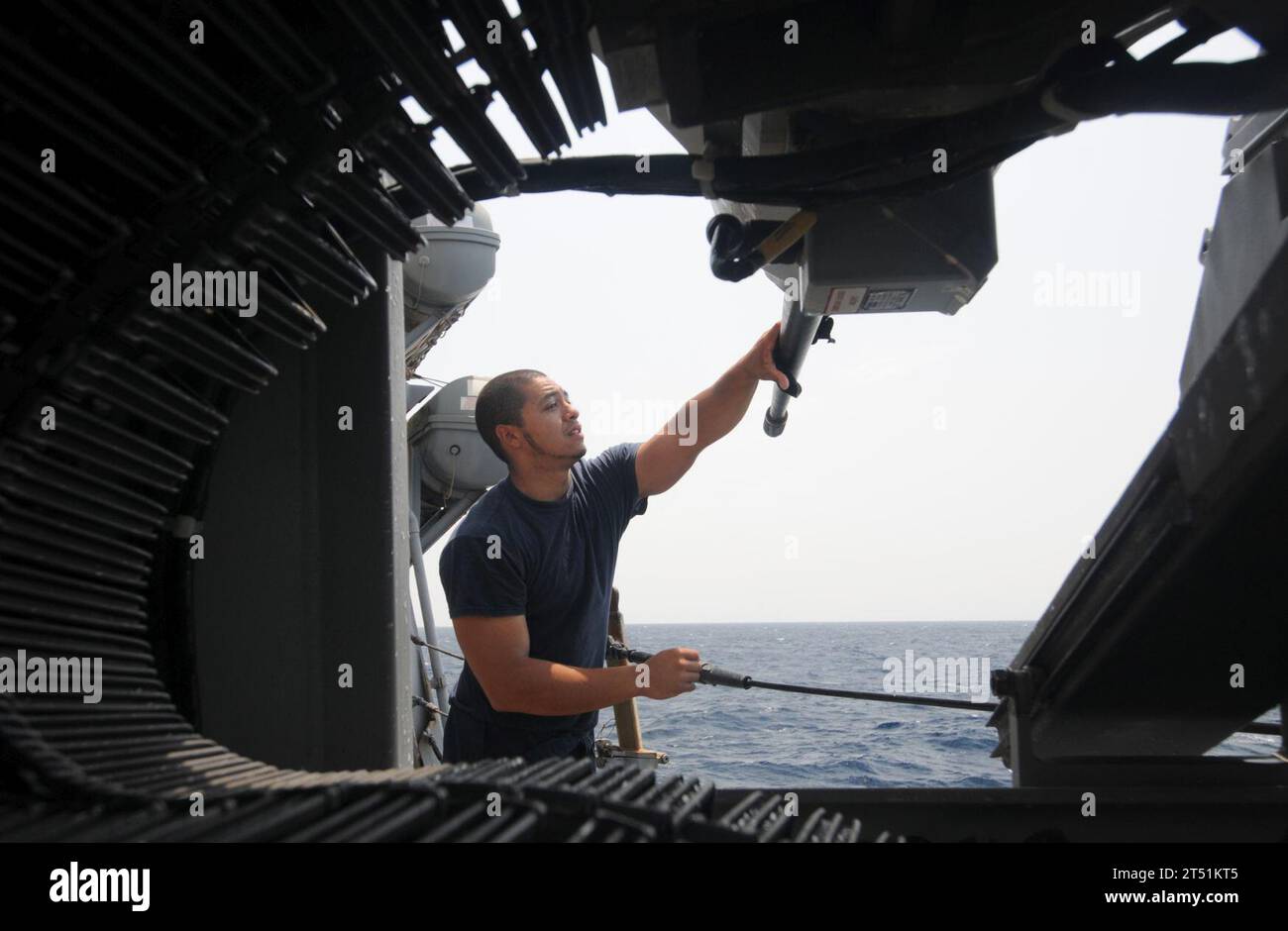25 mm, Guided-Missile Destroyer, Gulf of Aden, Machine gun, mk 38, U.S ...