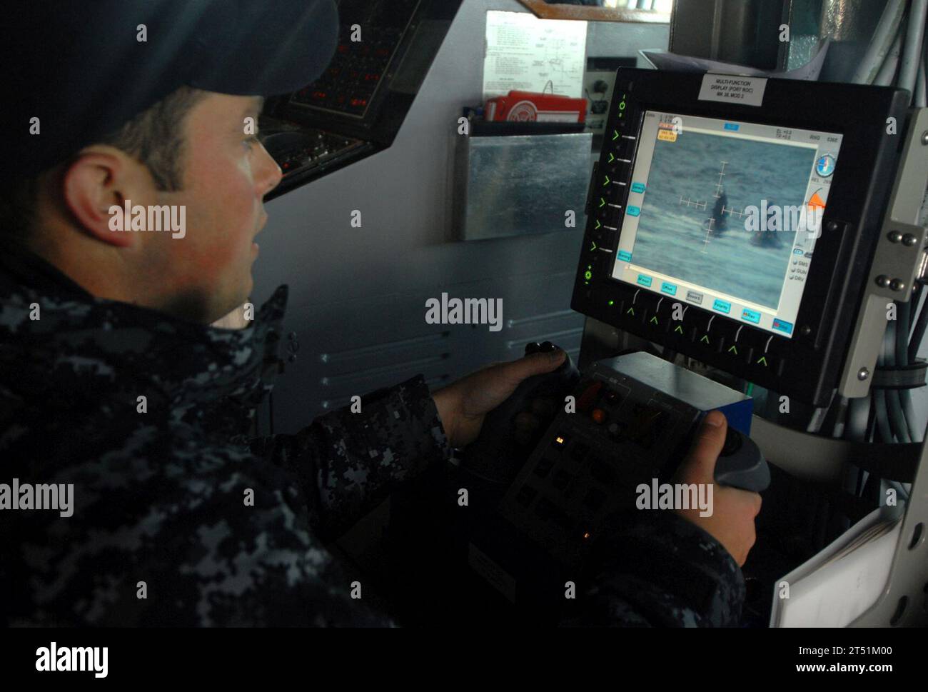 25-mm gun, DDG, Joint Warrior, remote console, USS Cole Stock Photo - Alamy