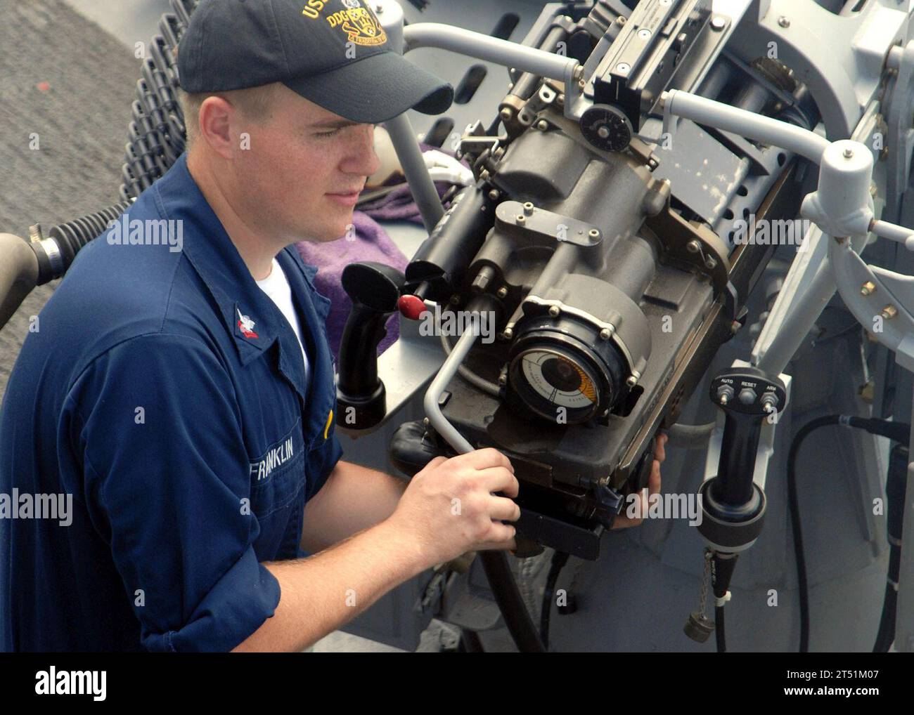 25mm machine-gun, MK-38, Pacific Ocean, routine maintenance, USS O’Kane ...