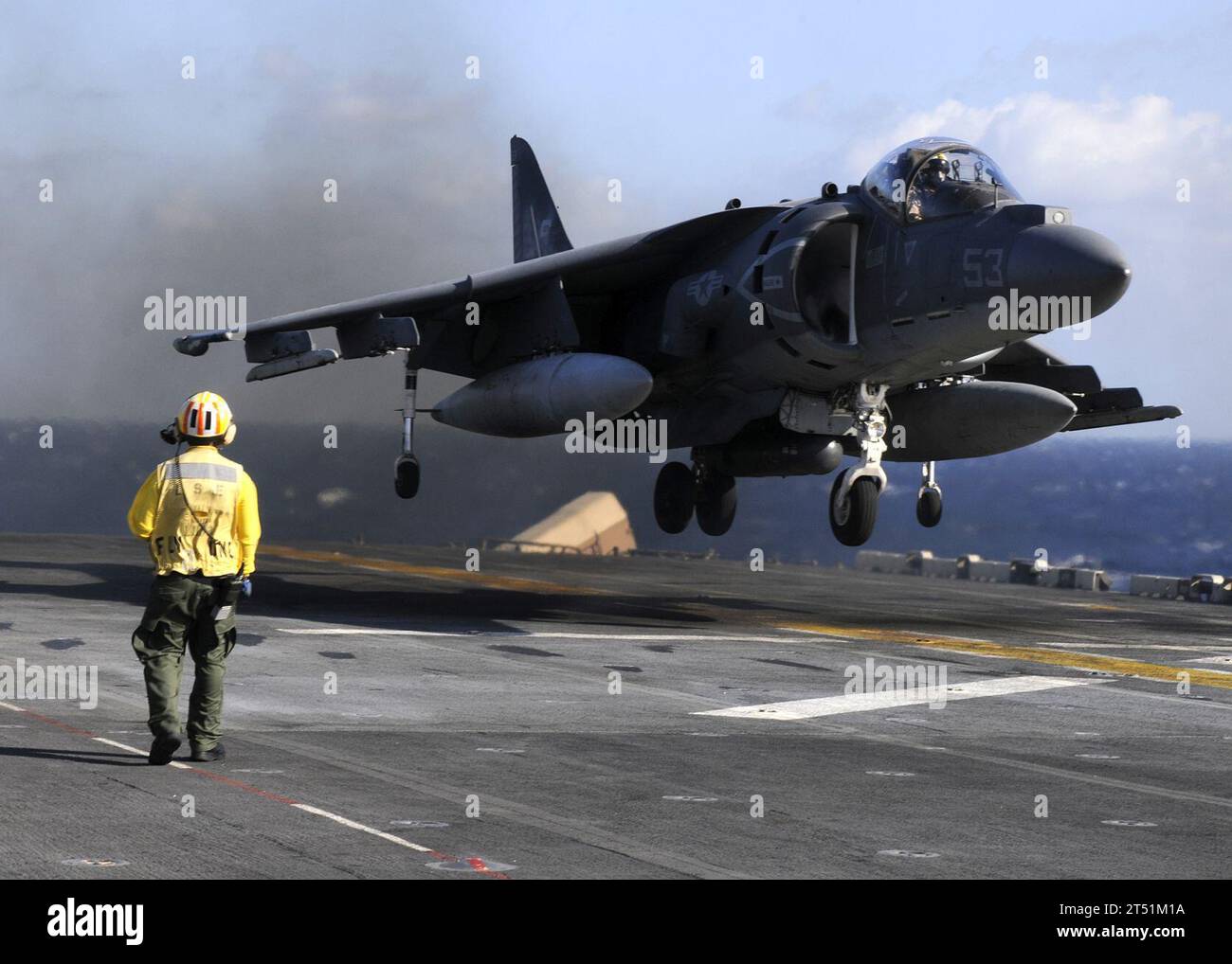 Av 8b harrier assigned marine medium hi-res stock photography and ...