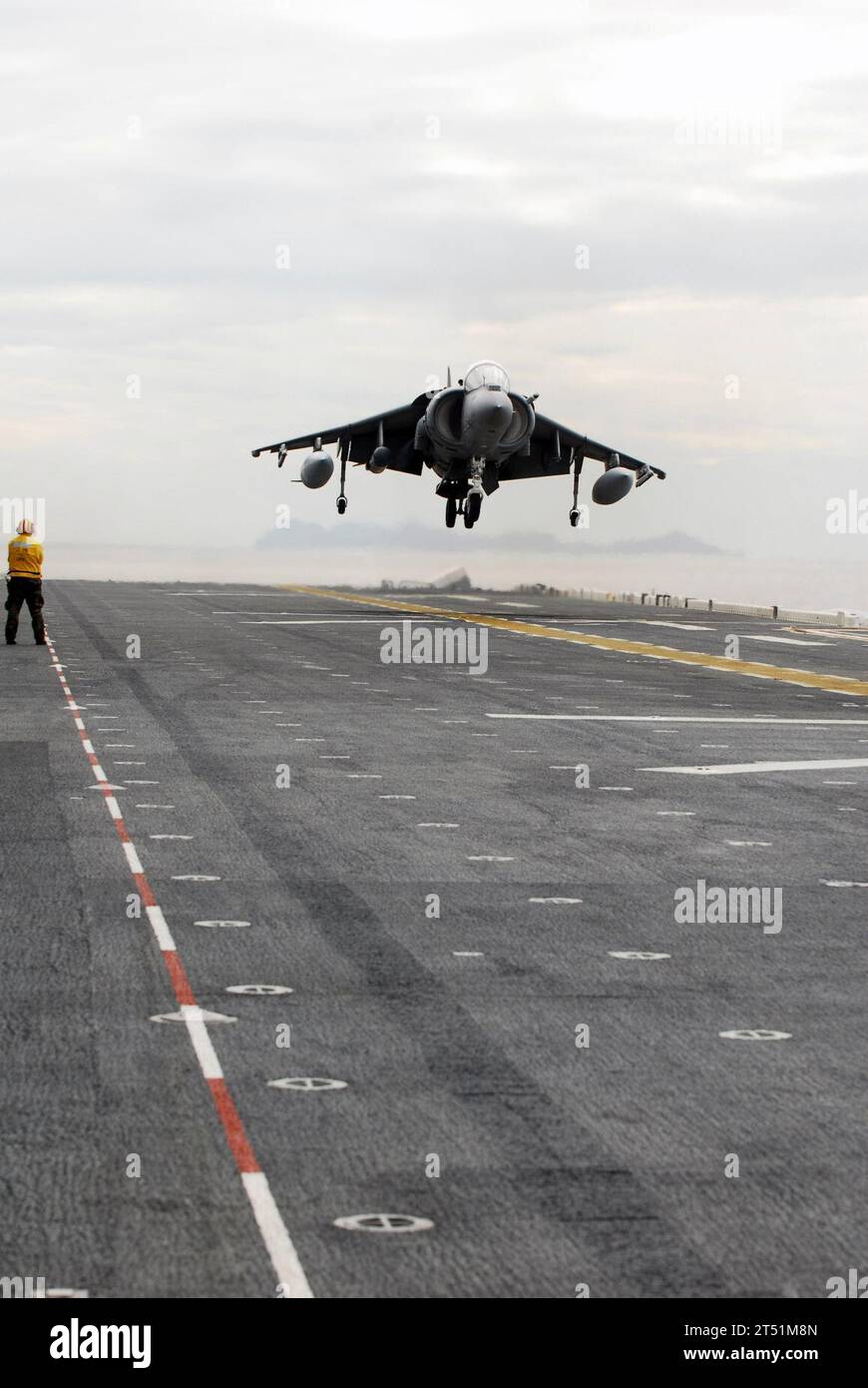 0711041778P-187 EAST CHINA SEA (Nov. 9, 2007) - An AV-8B Harrier ...