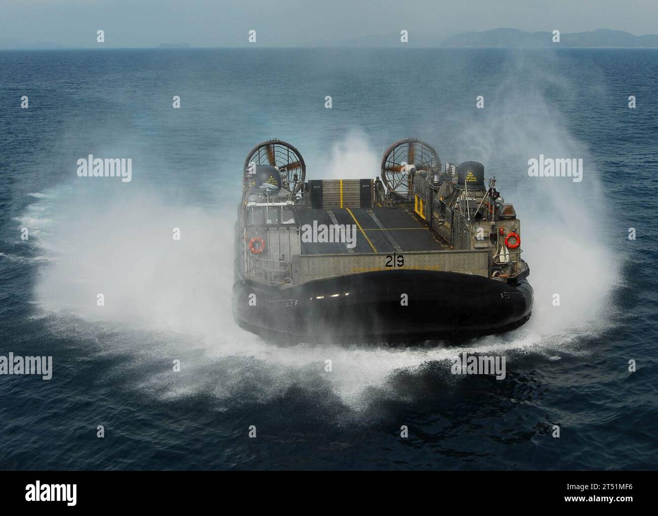 Llanding craft unit hi-res stock photography and images - Alamy