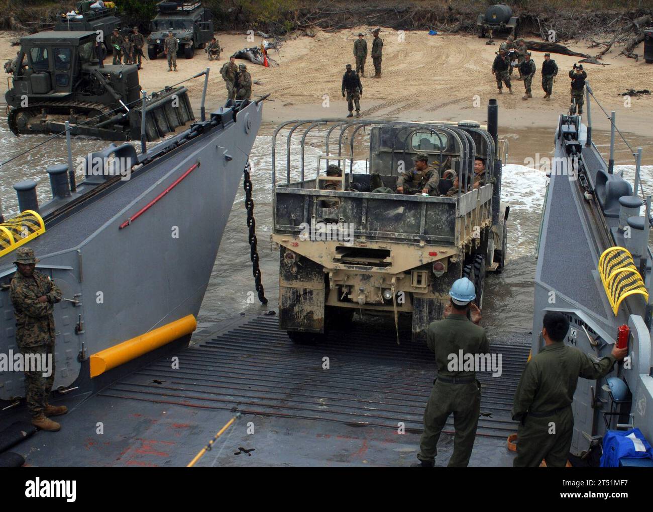 Landing craft utility 2009 hi-res stock photography and images - Alamy