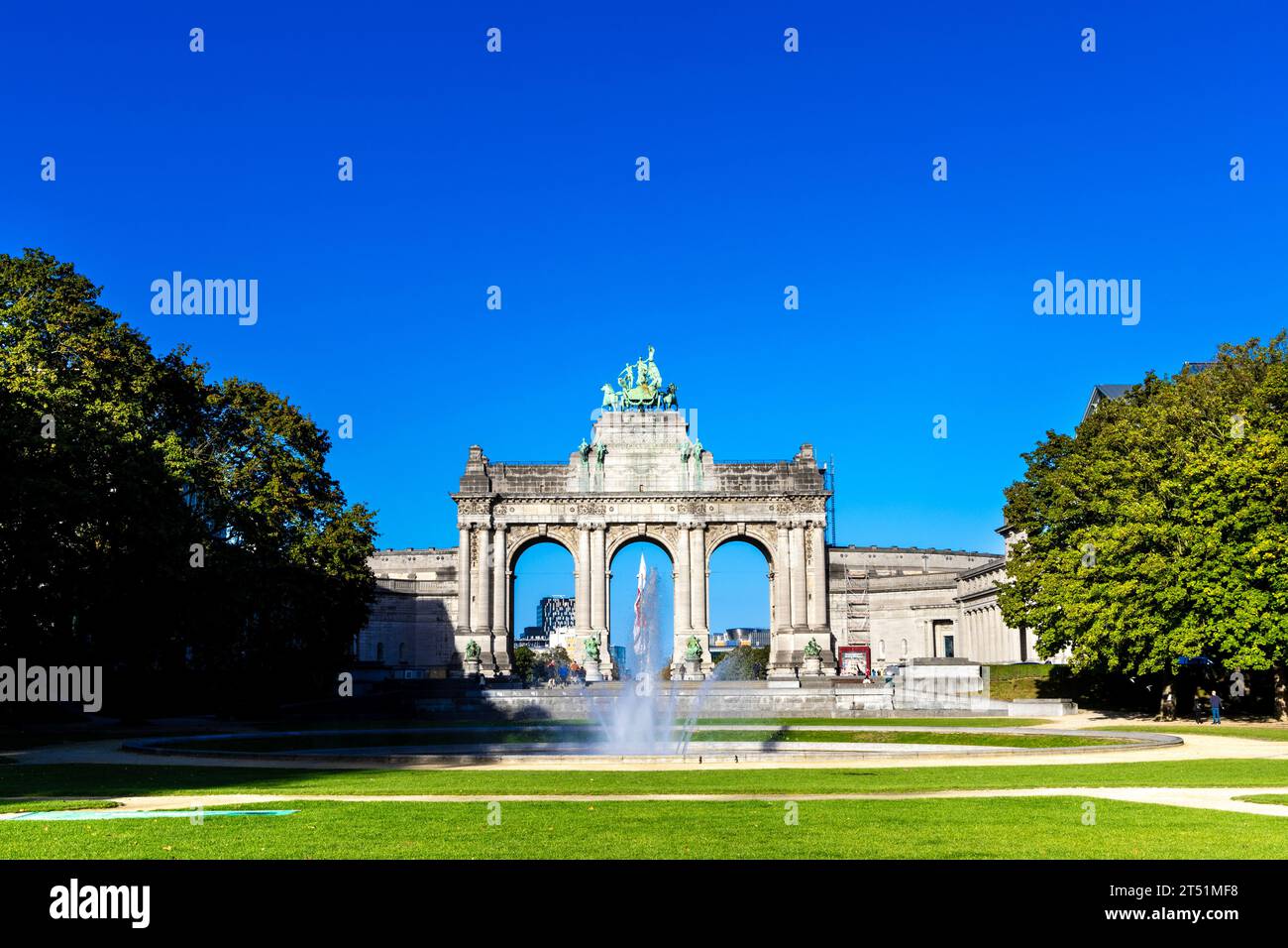 Triumphal Arch, triple memorial arch topped with a quadriga, Parc du ...