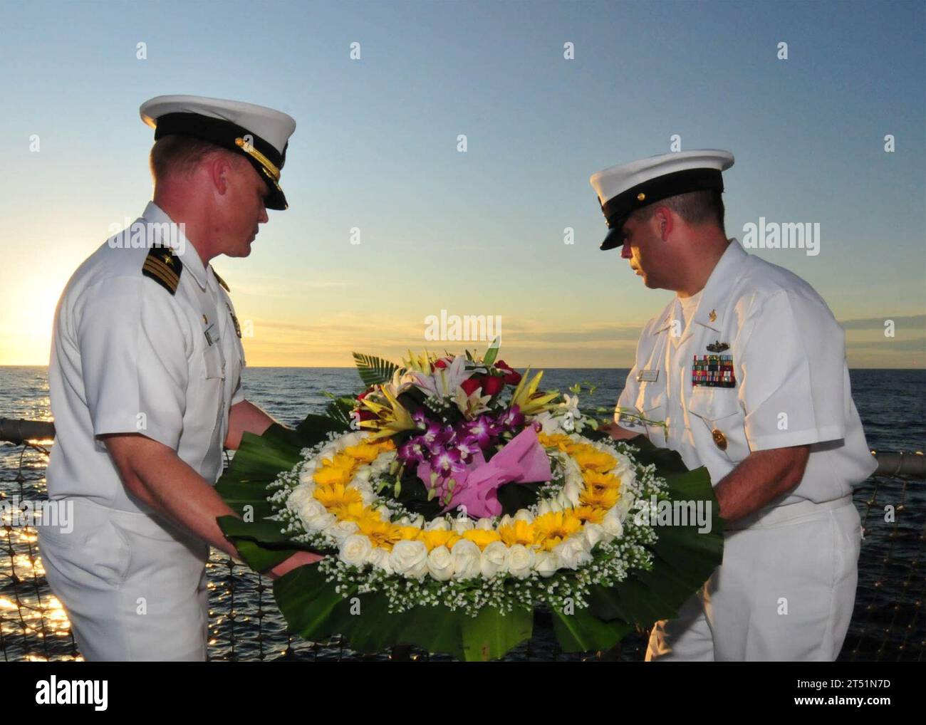 110721XR557-064 SOUTH CHINA SEA (July 21, 2011) Cmdr. Stephen Erb ...