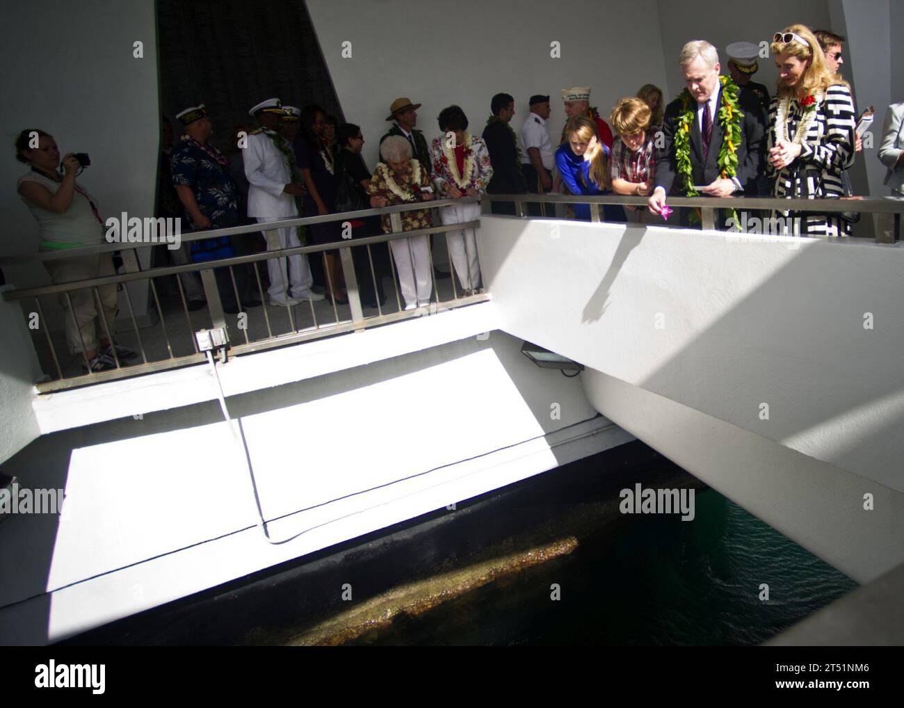 111207AC887-004 PEARL HARBOR (Dec. 7, 2011) Secretary of the Navy ...