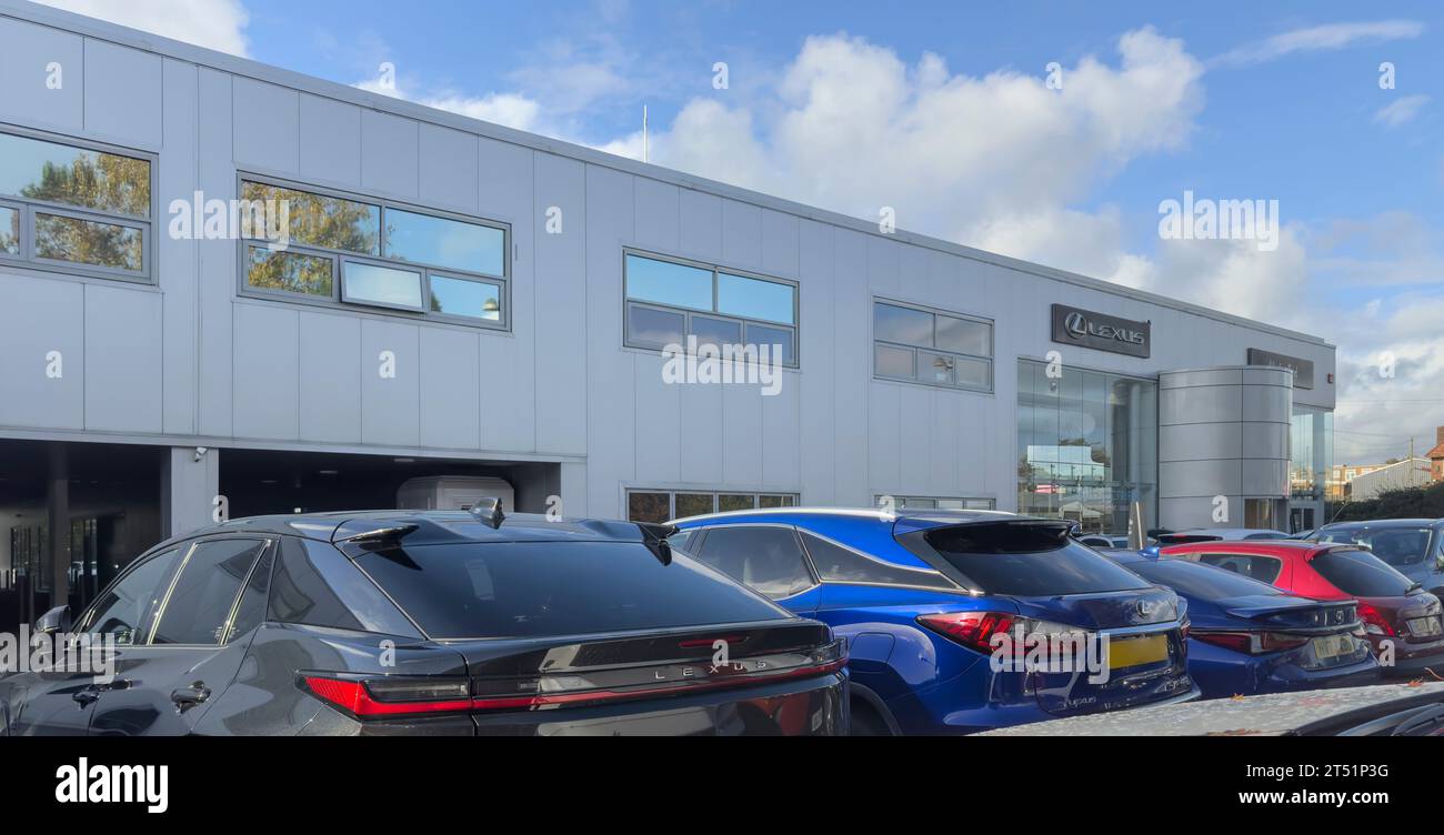 Hampshire, England, UK. 26.10.2023. New and used luxury motor cars on a ...