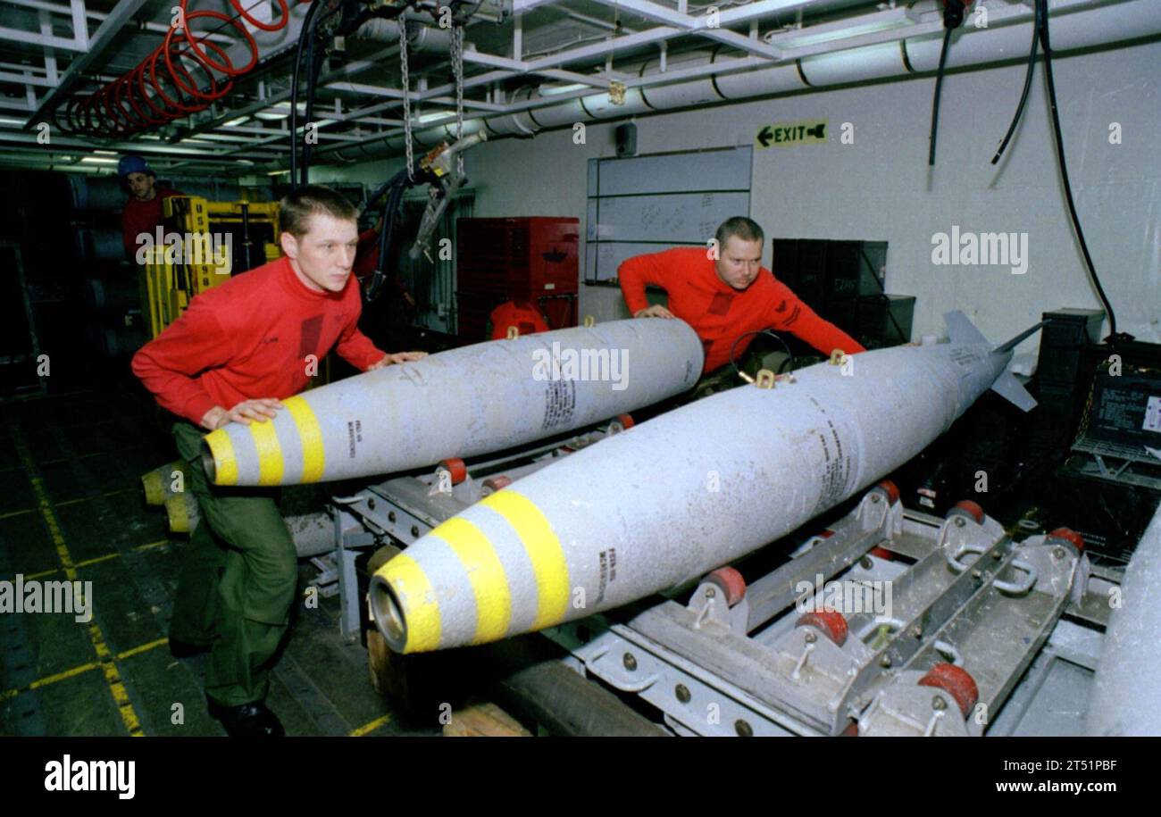 500lb bomb, 9905258493H-001.JPG, aircraft carrier, bombs, CVN 71, mk 82 ...