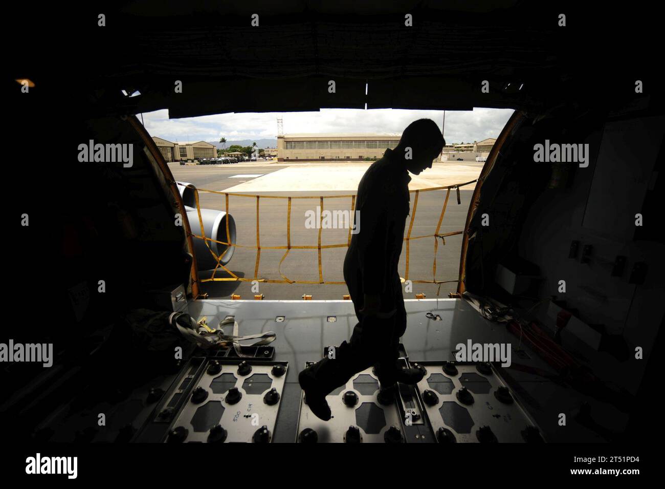 Rimpac 465 ars refueling air force reserve hawaii kc 135 hi-res stock ...