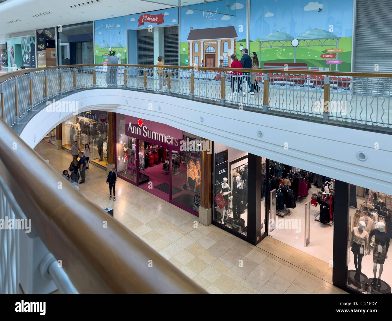 Shopping mall malls centres hi-res stock photography and images - Alamy