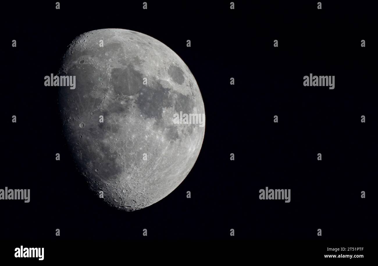 Midnight moon hi-res stock photography and images - Alamy