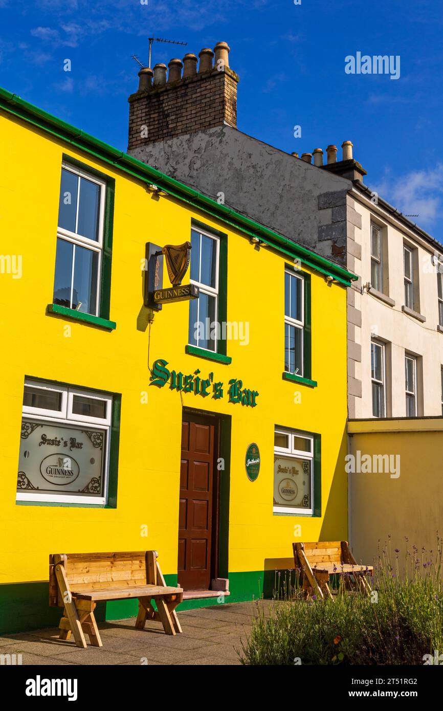 Donegal bar hi-res stock photography and images - Alamy