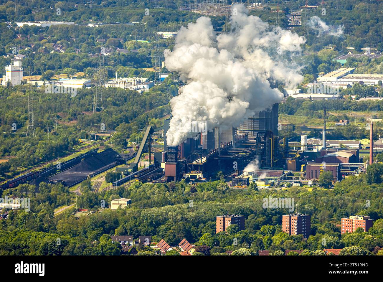 Prosper colliery with smoke cloud hi-res stock photography and images ...