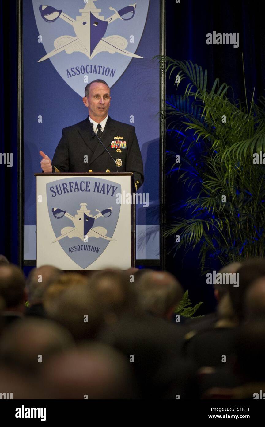 120110MG658-111 CRYSTAL CITY, Va. (Jan. 10, 2012) Chief of Naval ...