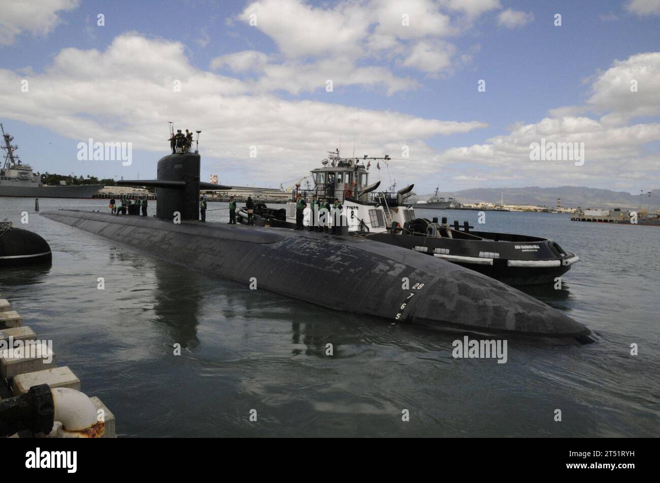 1006023560G-002 PEARL HARBOR (June 2, 2010) The Los Angeles-class ...