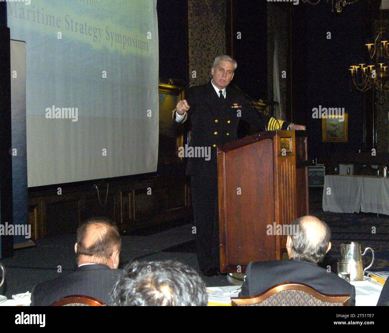 0704180606B-003 CHICAGO, Ill. (April 18, 2007) - Commander, U.S. Fleet ...