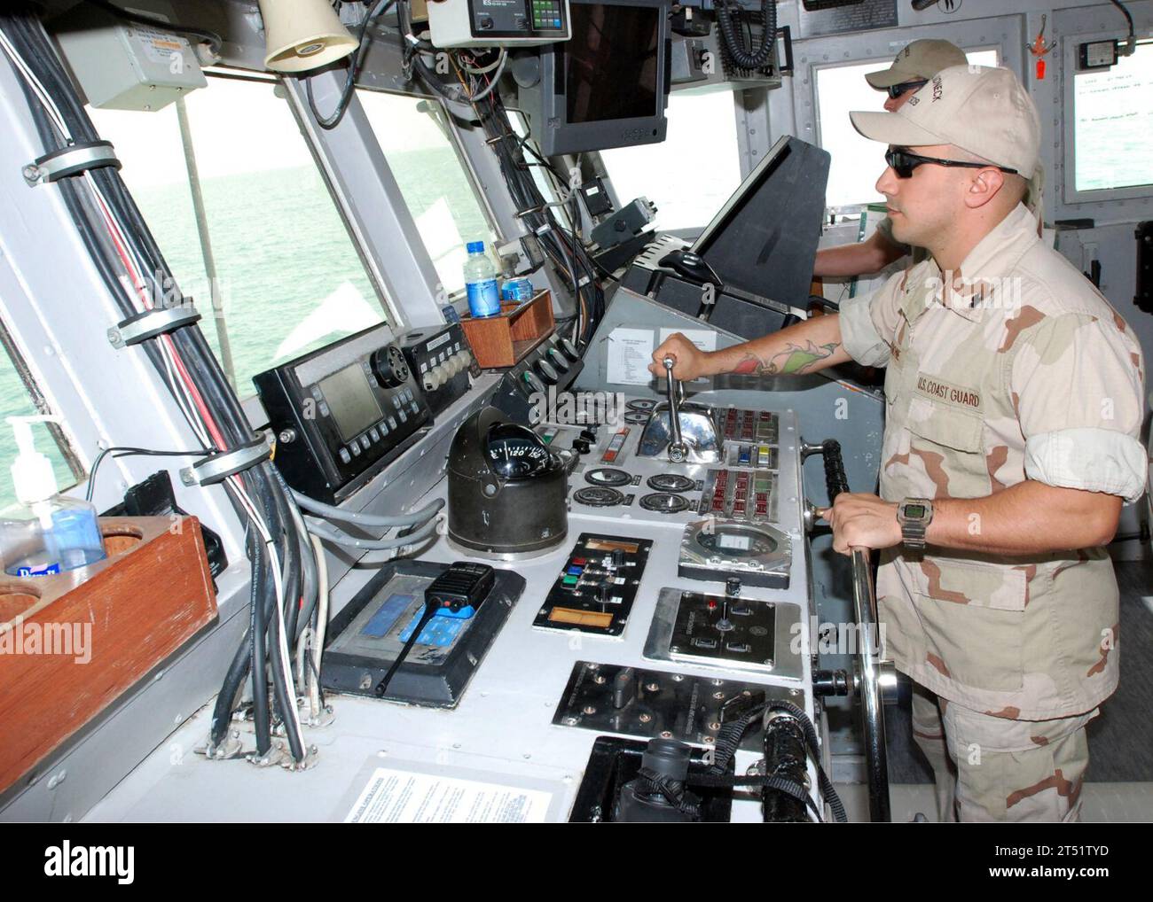 Oil terminal iraq hi-res stock photography and images - Alamy
