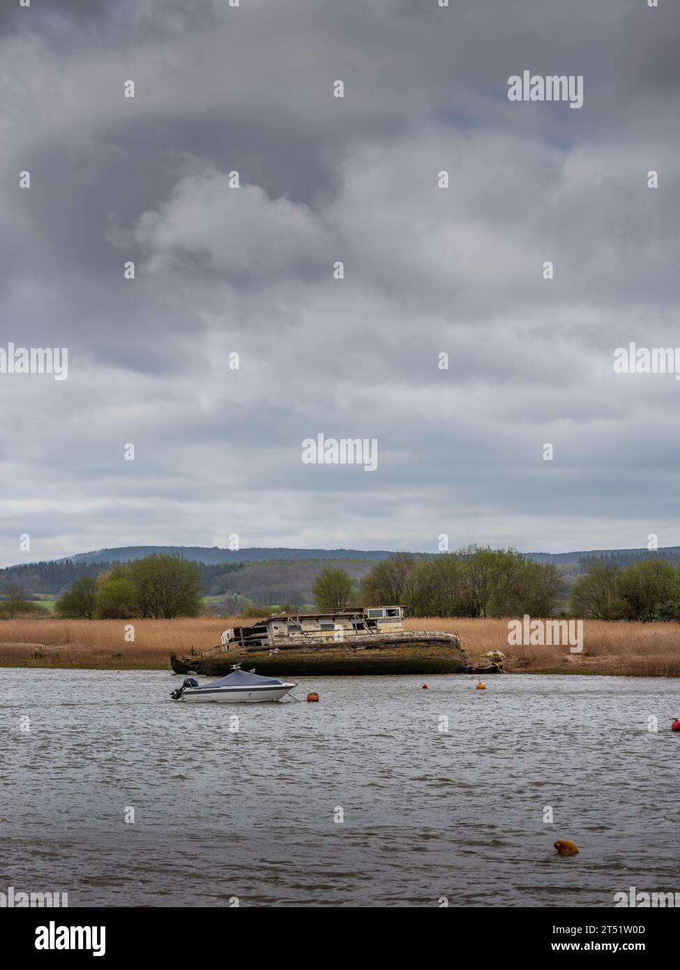 A wrecked Ship on the river Exe in Devon, near to Topsham Stock Photo ...