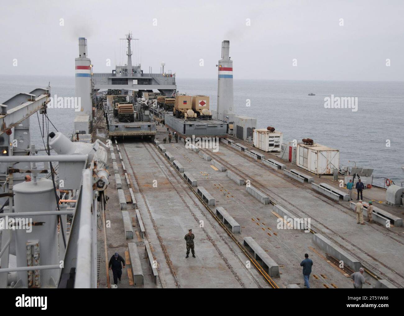 0806261424C-001 DEL MAR, Calif. (June 25, 2008) Two Amphibious ...