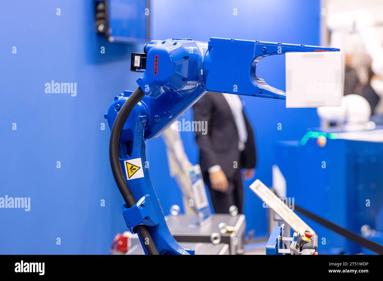 Robot or robotic arm for industrial pick and place, insertion, quality ...