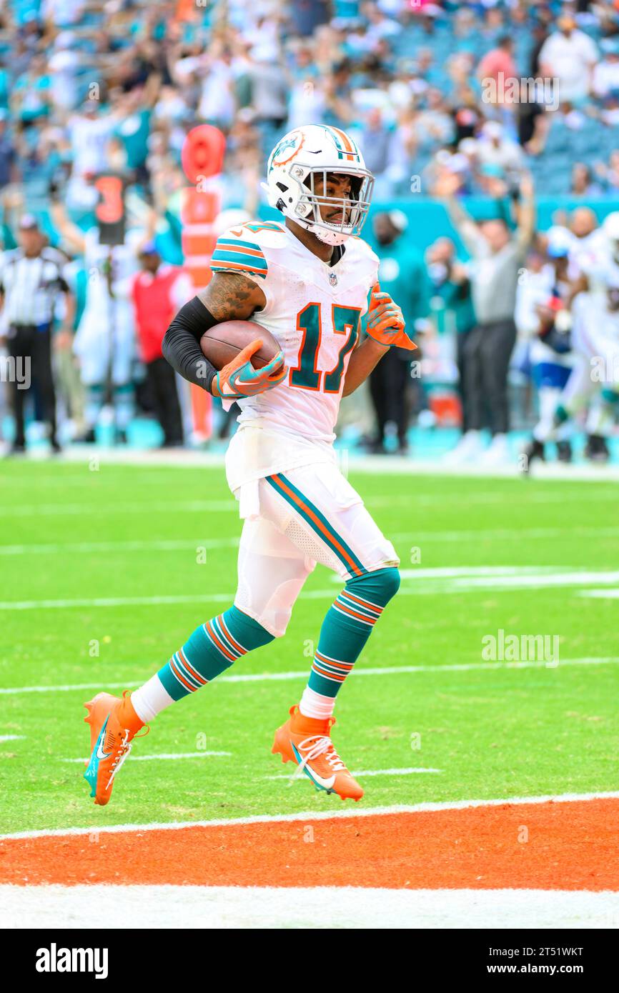 Miami Dolphins wide receiver Jaylen Waddle (17) runs with the ball into ...