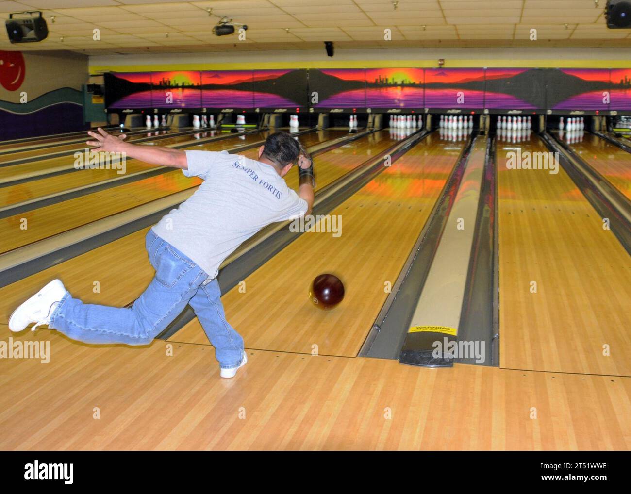 0908192259V-119 SAN DIEGO (Aug. 19, 2009) A Sailor releases the ball ...