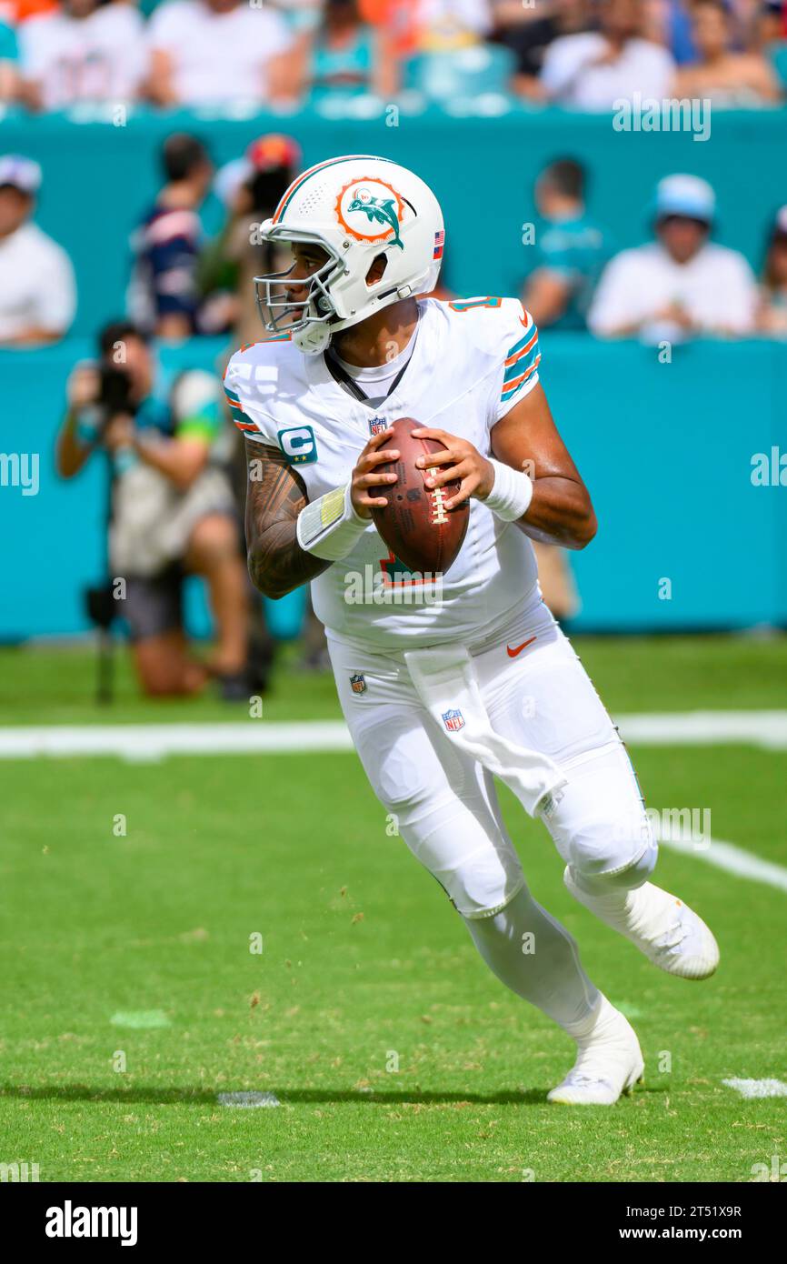 Miami Dolphins quarterback Tua Tagovailoa (1) looks to throw the ball ...