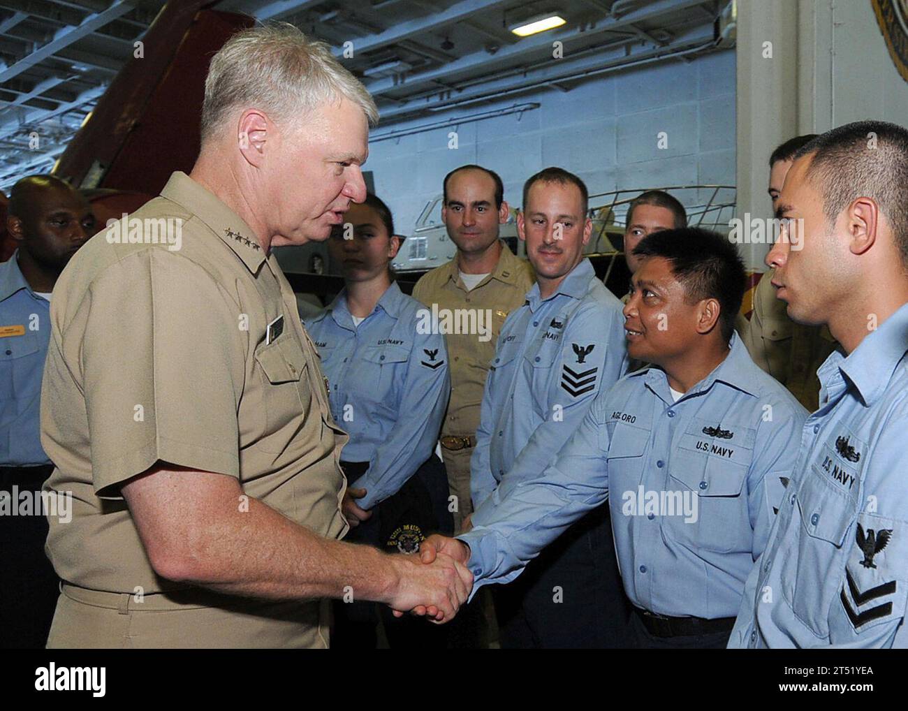 0908196233H-077 PACIFIC OCEAN (Aug. 19, 2009) Chief of Naval Operations ...