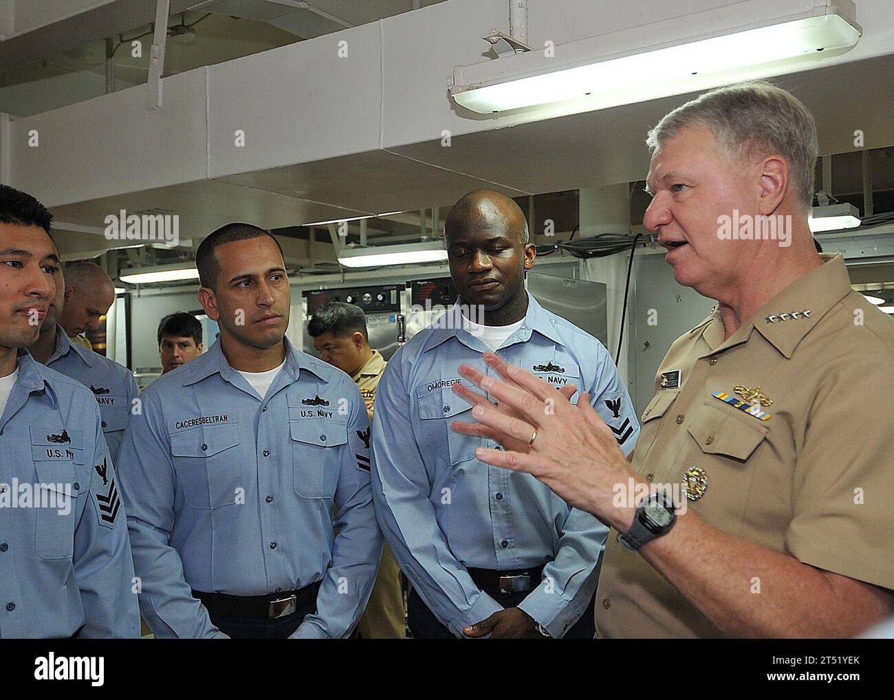 0908196233H-041 PACIFIC OCEAN (Aug. 19, 2009) Chief of Naval Operations ...