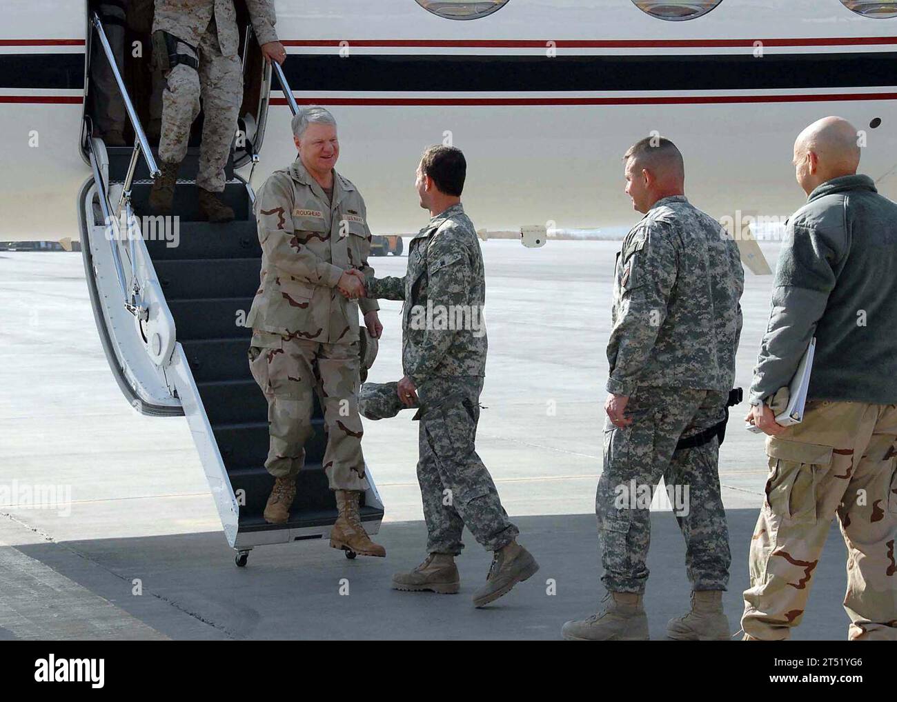 1001079909C-004 KABUL, Afghanistan (Jan. 7, 2010) Chief of Naval ...