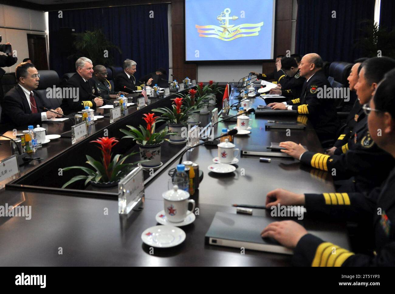 0904188273J-105 BEIJING (April 18, 2009) Chief of Naval Operations (CNO ...