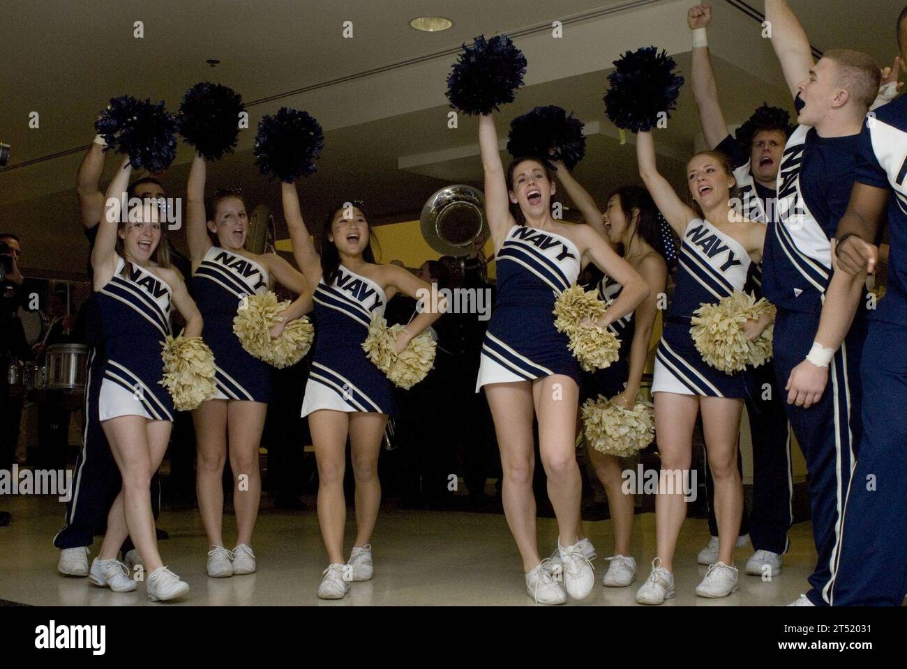 Navy cheerleaders hi-res stock photography and images - Alamy