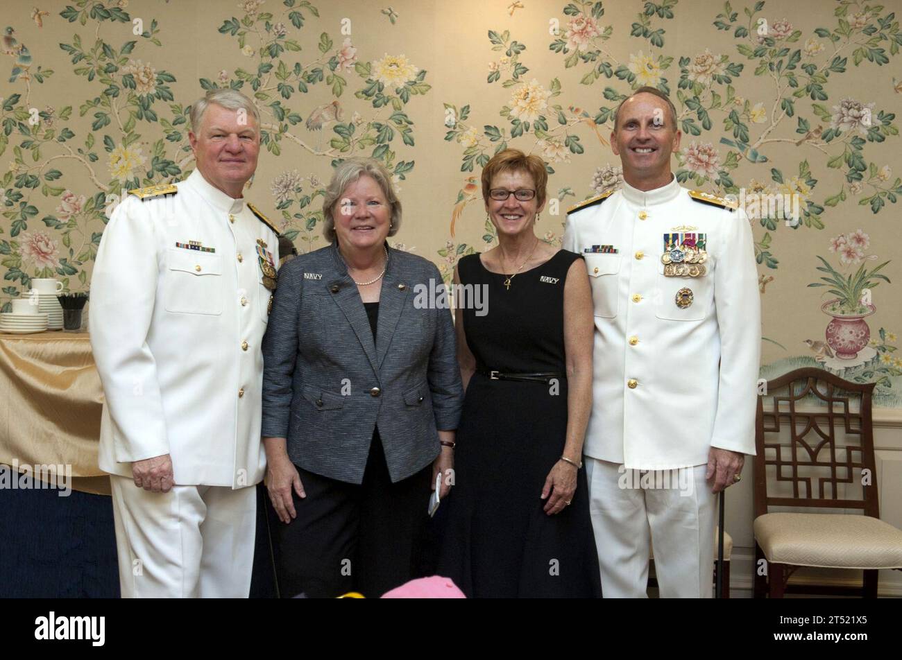110923ZB612-717 ANNAPOLIS, Md. (Sept. 23, 2011) Chief of Naval ...