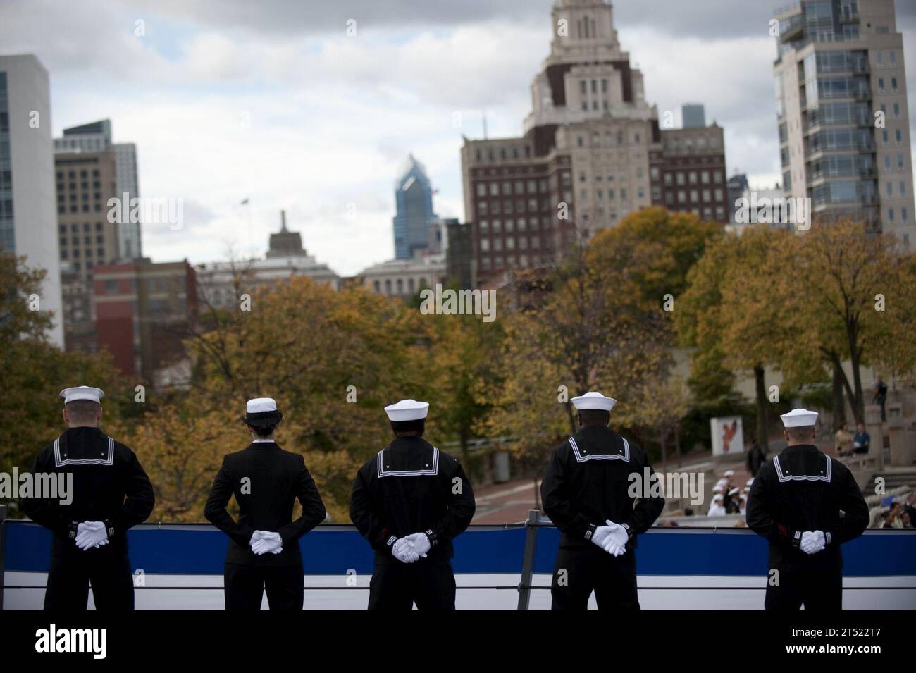0910100696M-229 PHILDELPHIA (Oct. 10, 2009) Crew members assigned to ...