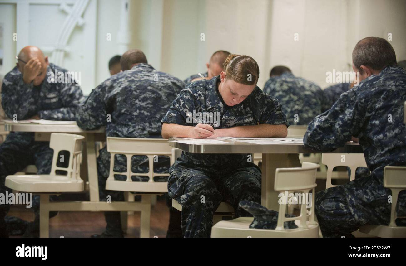 Advancement exam u s navy hi-res stock photography and images - Alamy