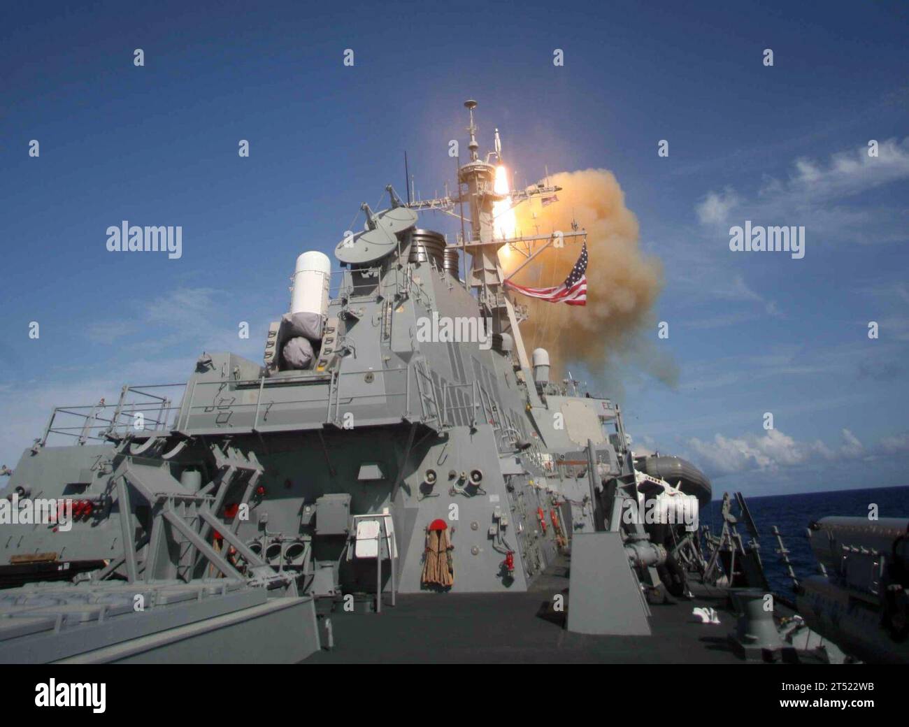 070622XXXXX-002 PACIFIC OCEAN (June 22, 2007) - A Standard Missile (SM ...