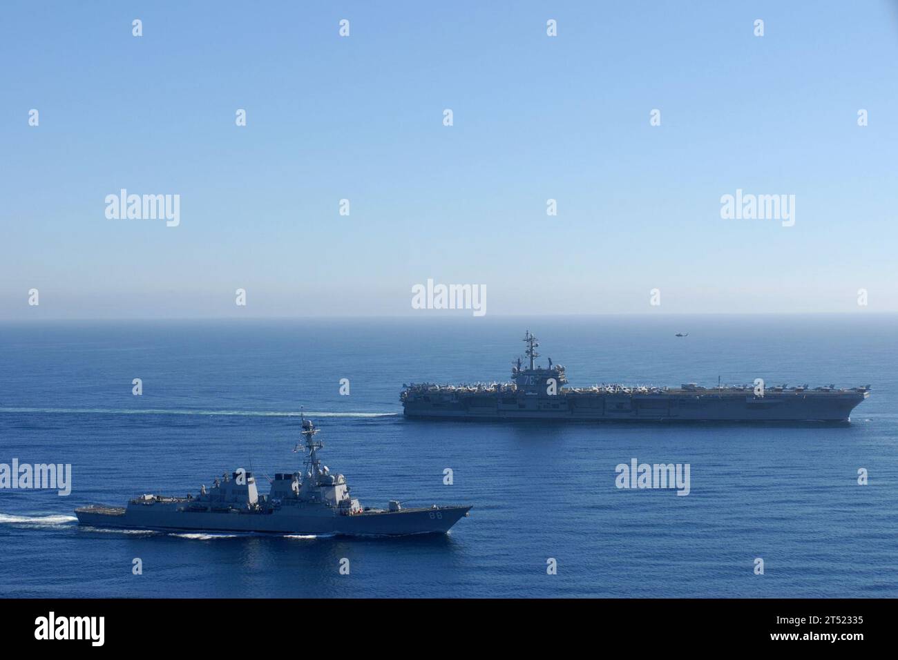 Uss ronald reaganaircraft carrier hi-res stock photography and images ...