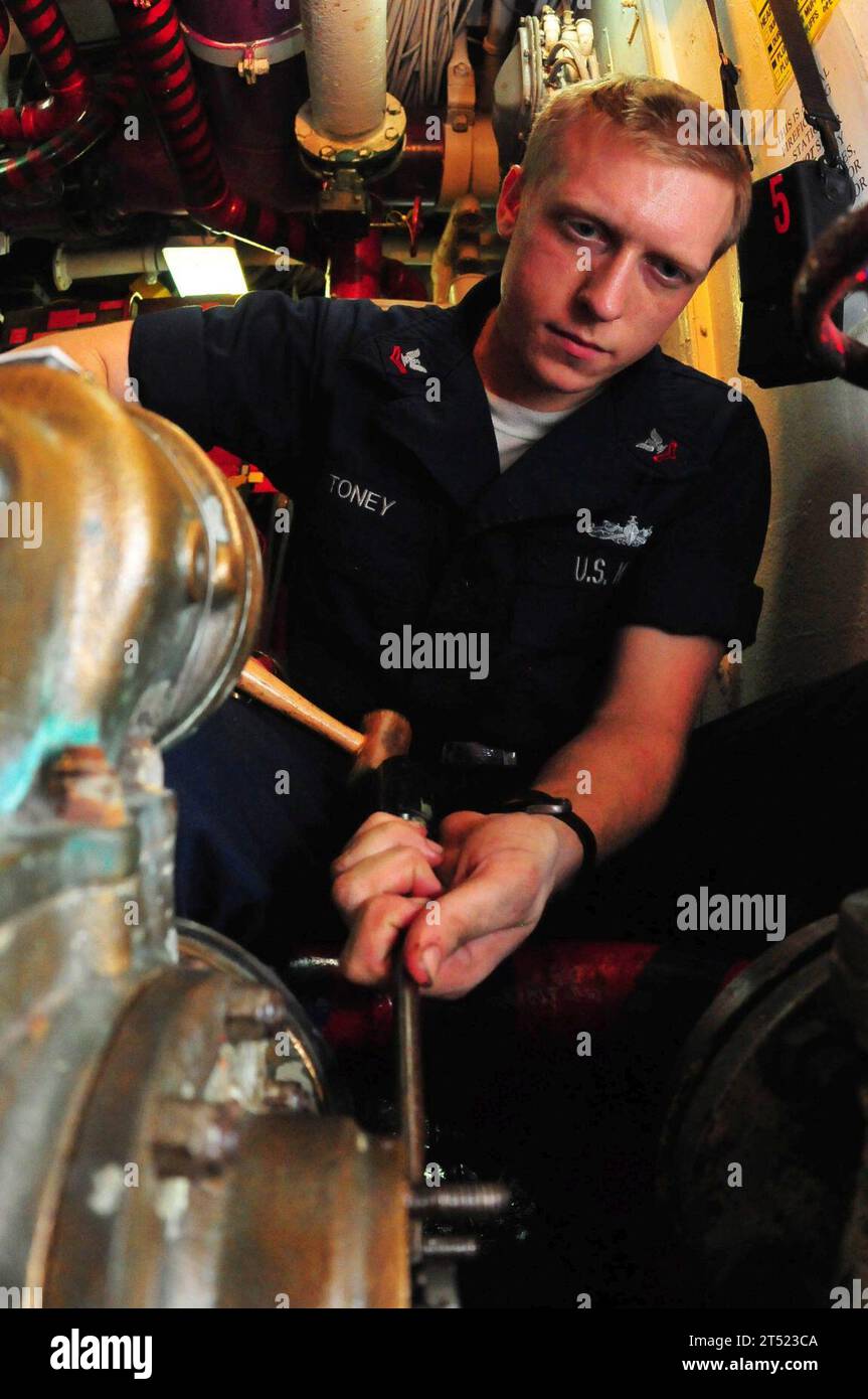 afff, aircraft carrier, maintenance, navy, Sailor, USS Nimitz (CVN 68 ...