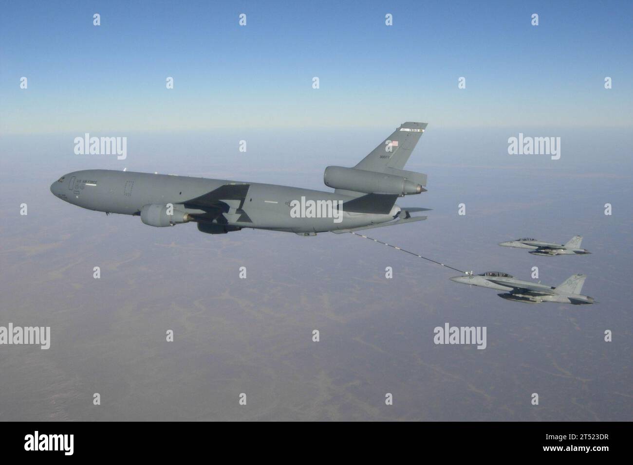 0912075781T-004 AFGHANISTAN (Dec. 7, 2009) F/A-18F Super Hornets ...