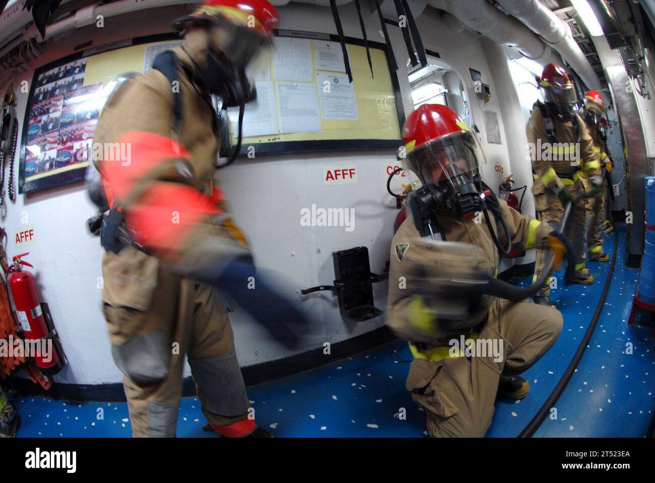 0705256997B-080 PACIFIC OCEAN (May 25, 2007) - Hose team members re ...