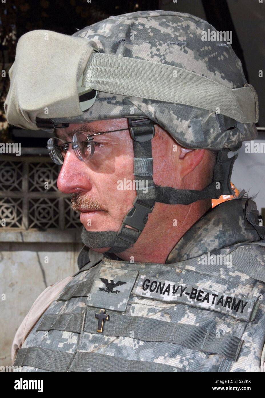 0711307415V-001 KABUL, Afghanistan (Nov. 30, 2007) Navy Chaplain Capt ...